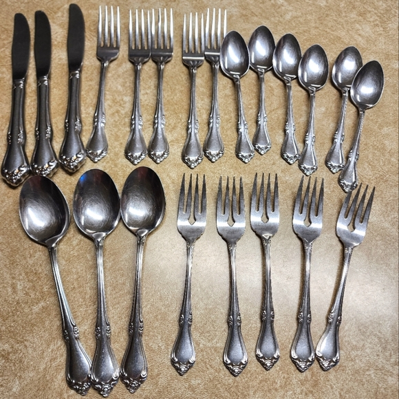 Oneida | Dining | Oneida Celebrity Rose Flatware | Poshmark